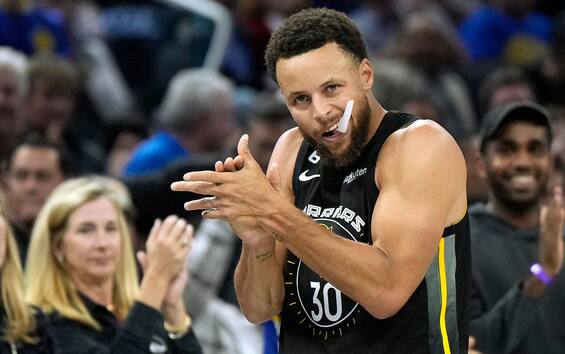 NBA, Curry show contro i Cavs: 40 punti e tre triple nella vittoria di ...
