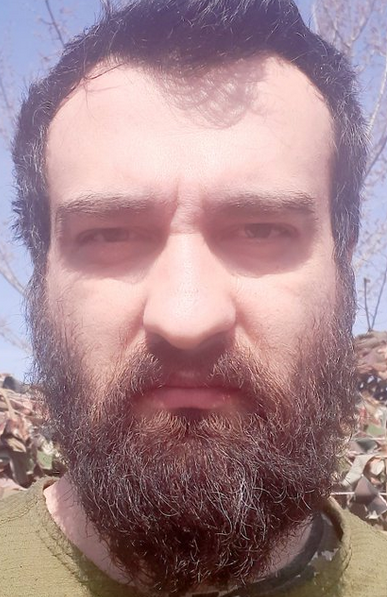 La storia del campione di scacchi Igor Kovalenko, in trincea nella guerra in Ucraina | Sky TG24