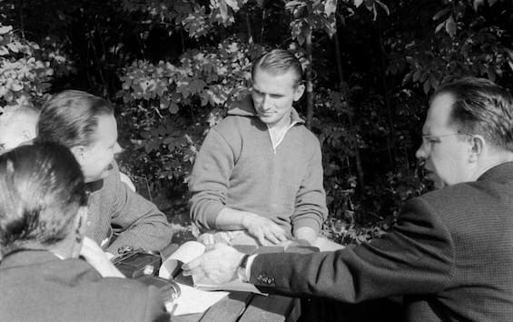 Kurt Hamrin, la leggenda svedese della Fiorentina morto a 89 anni | Sky ...