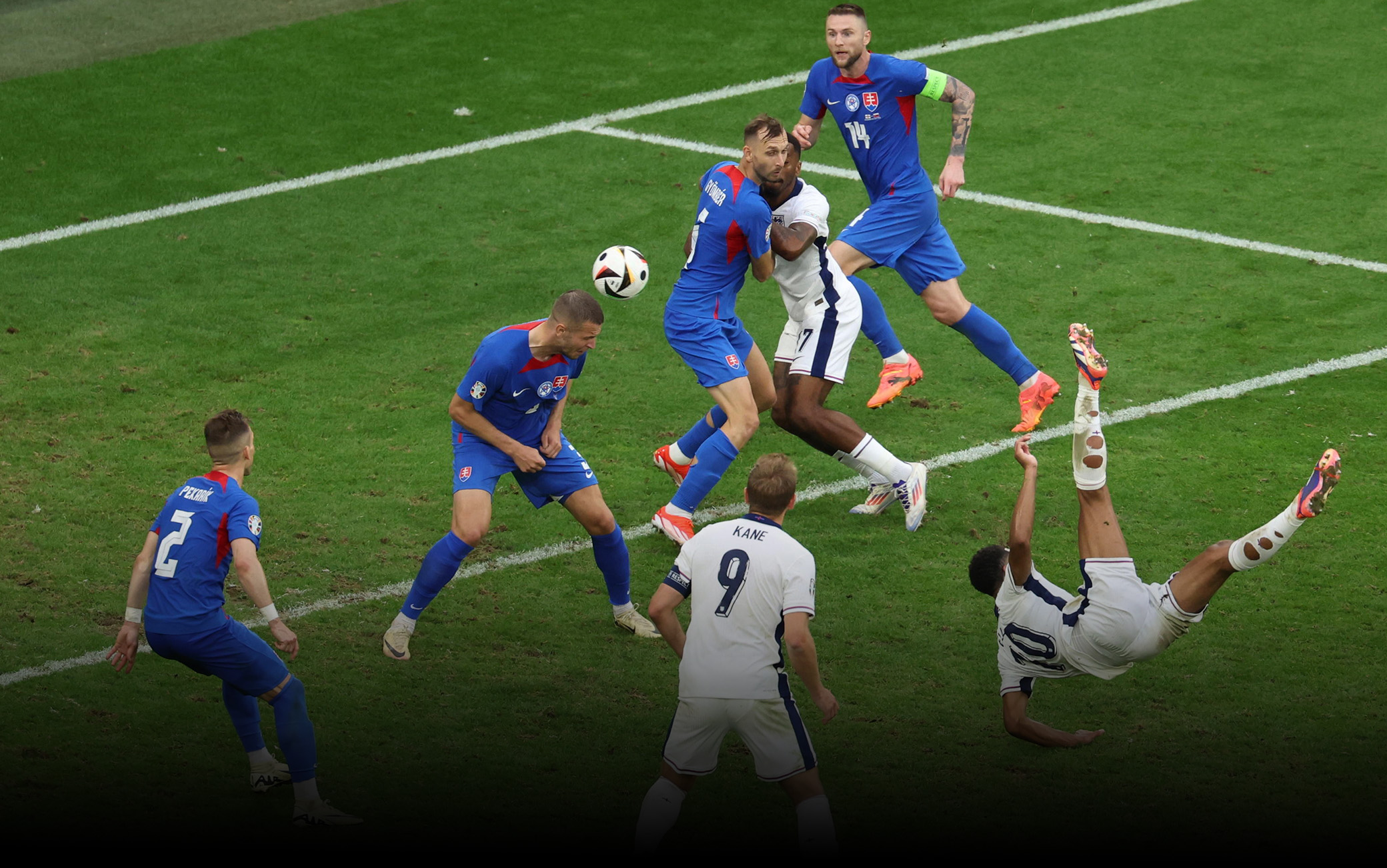 Bellingham, il gol in rovesciata al 95' di Inghilterra-Slovacchia ...