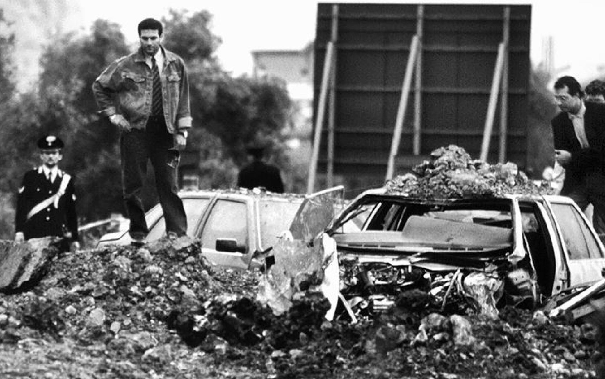 Strage di Capaci, 33 anni fa l'attentato della mafia al giudice Falcone ...