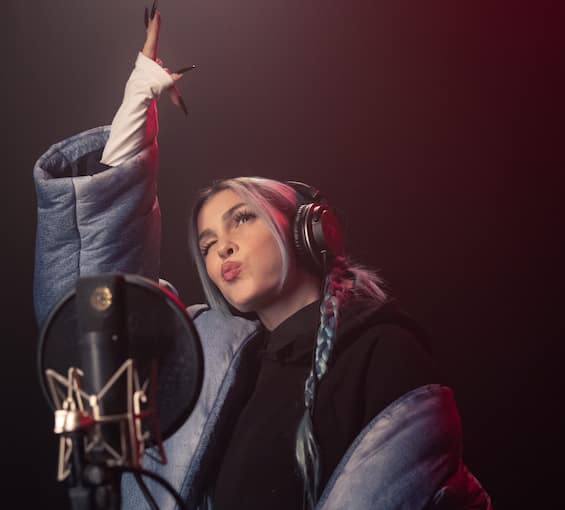 Rose Villain porta tutta la sua trasgressione a Red Bull 64 Bars