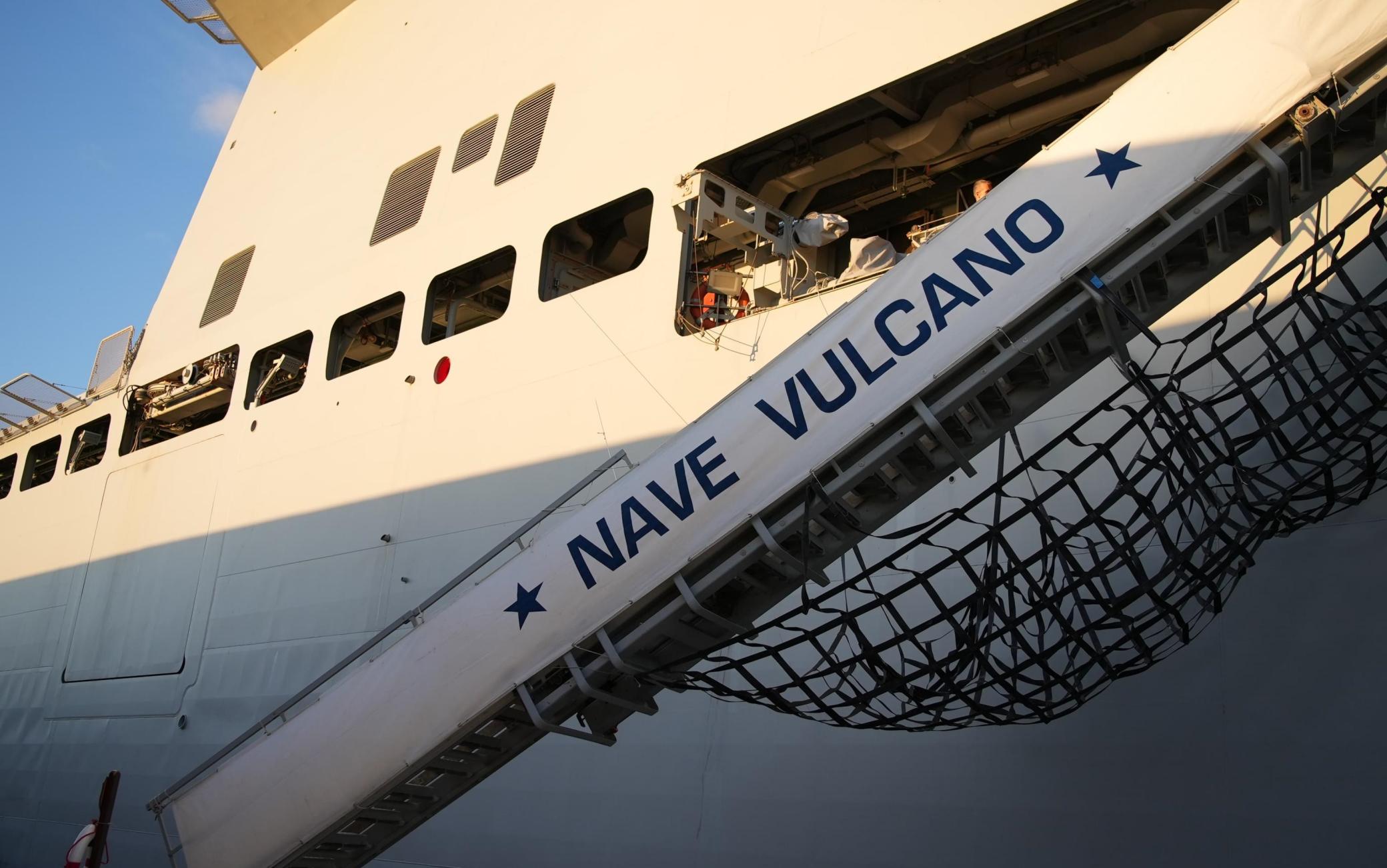Guerra Israele-Hamas, la Nave Vulcano della Marina verso Gaza: ecco di ...