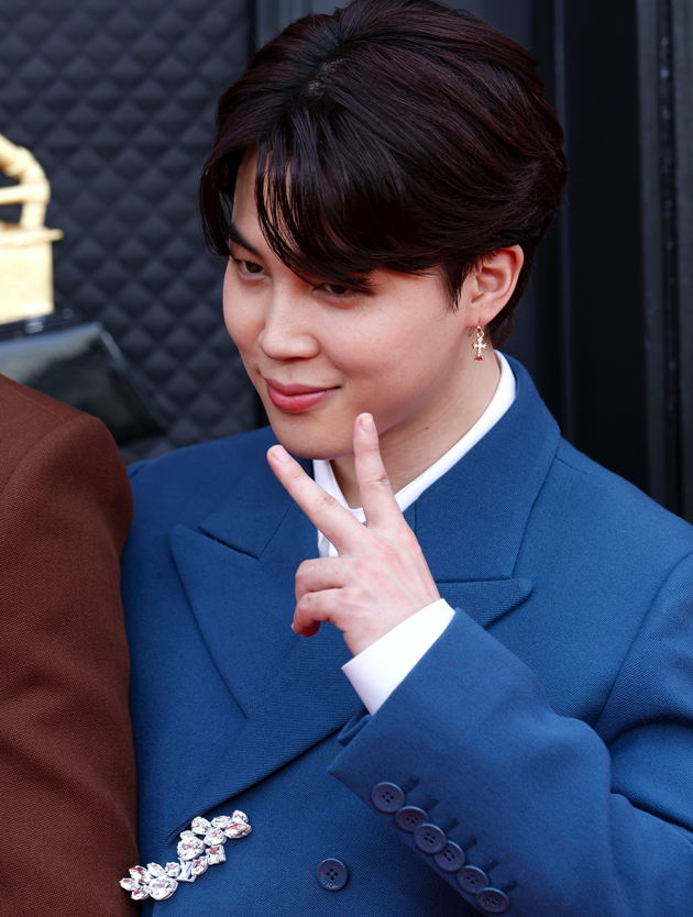 I BTS celebrano 10 anni, come sono cambiati i membri della band. FOTO