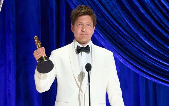 Oscar 2021, il regista Thomas Vinterberg dedica il premio alla figlia ...