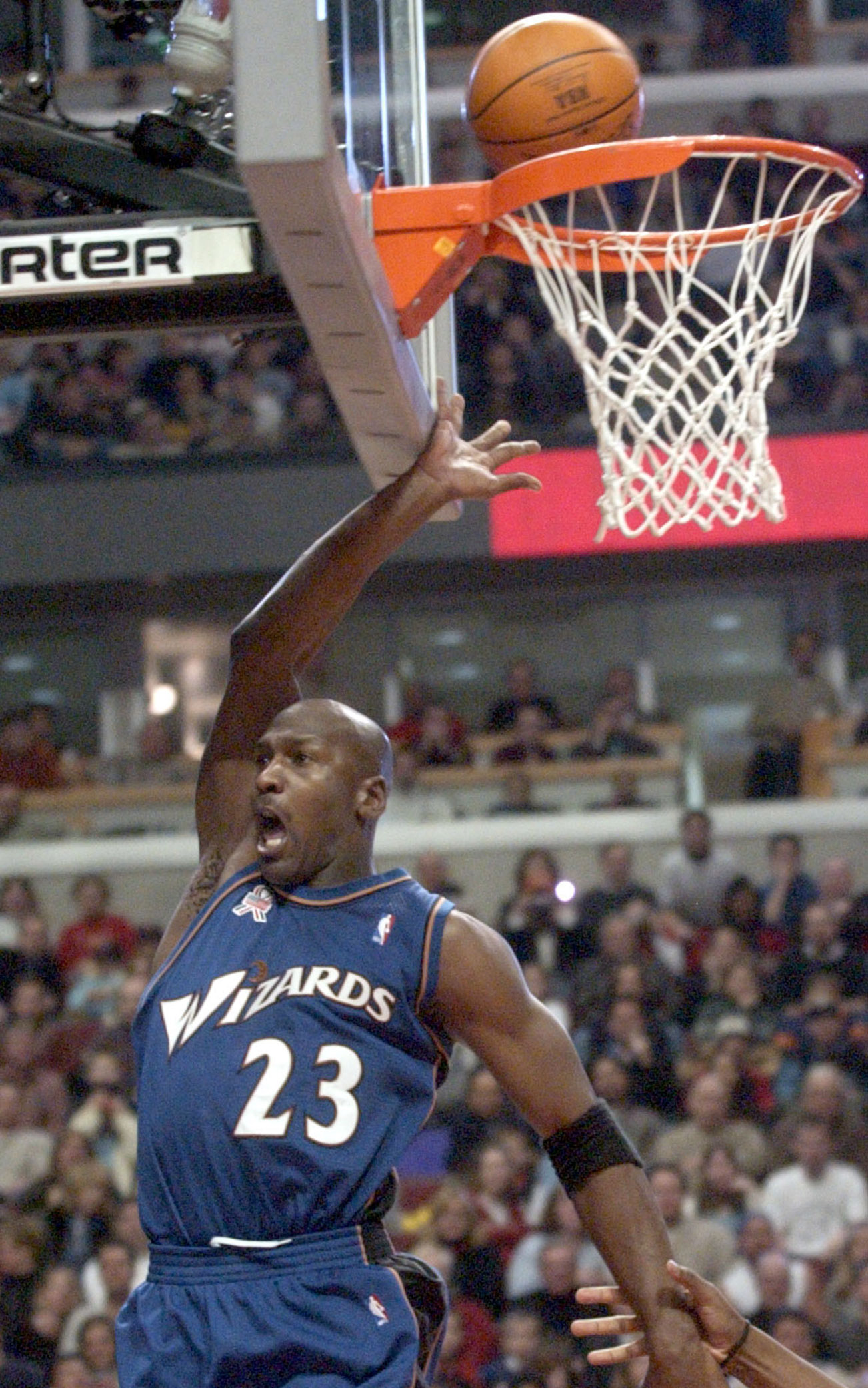 Michael Jordan compie 60 anni: una carriera sempre... on Air | Sky TG24