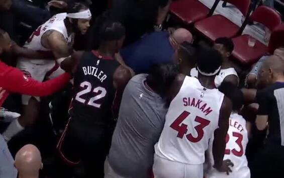 NBA, la rissa tra Miami e Toronto: il video | Sky Sport