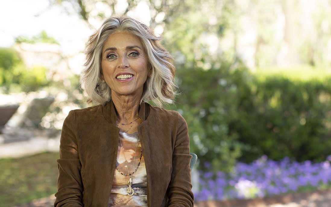 Funerali Paola Marella, l'addio del marito e del figlio nella chiesa di ...