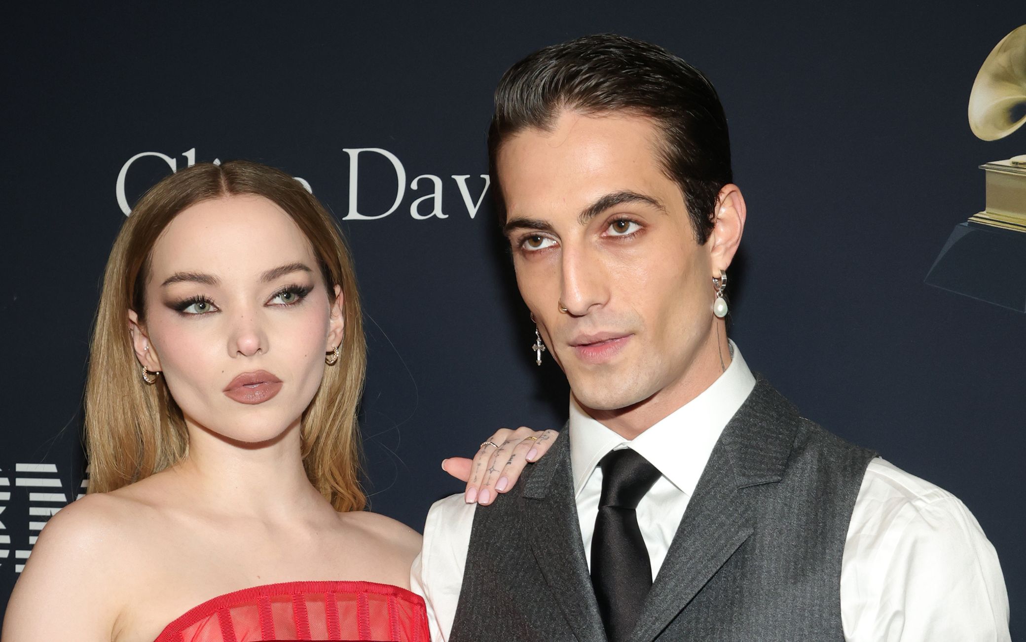 Grammy 2024, primo red carpet di coppia per Damiano David e Dove ...