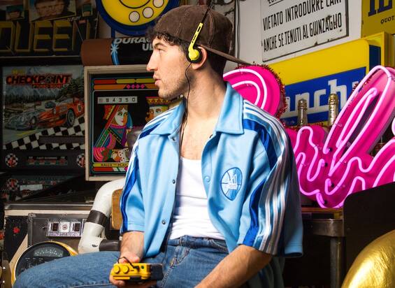 Il “Jackpot” di Federico Baroni è (anche) il primo vertical music video ...