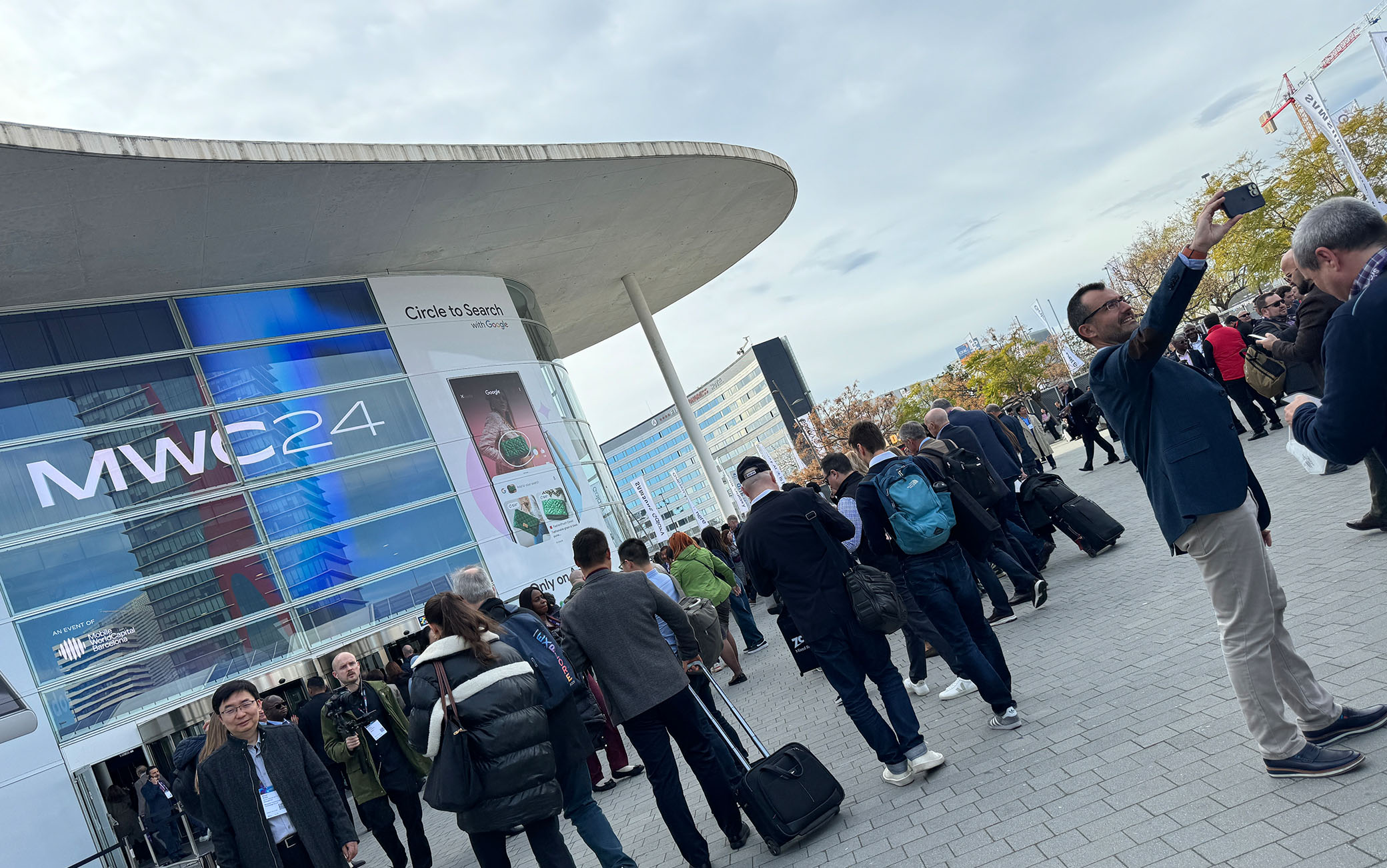 MWC 2024 Barcellona, tutte le novità della fiera della tecnologia mobile: il reportage | Sky TG24