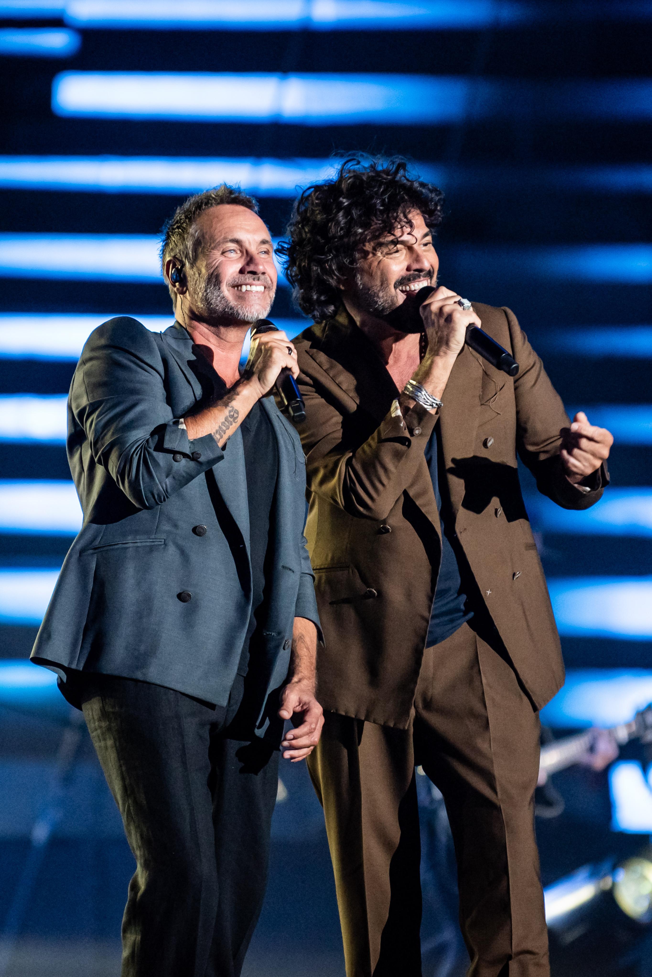 Renga e Nek insieme a Sanremo 2024 con Pazzo di te: la fotostoria dei ...