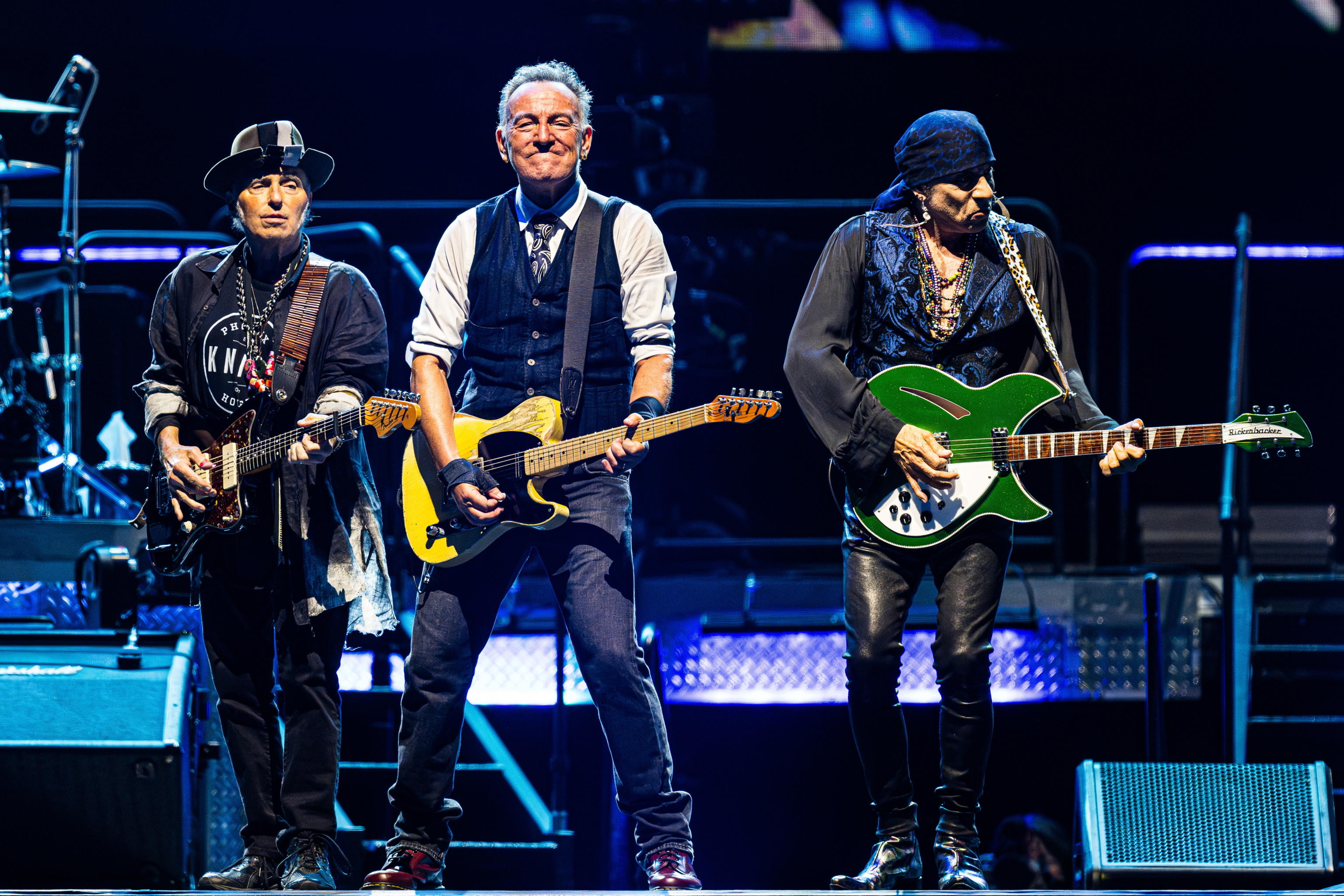 Bruce Springsteen, è uscito il singolo Rain In The River con il lyric ...