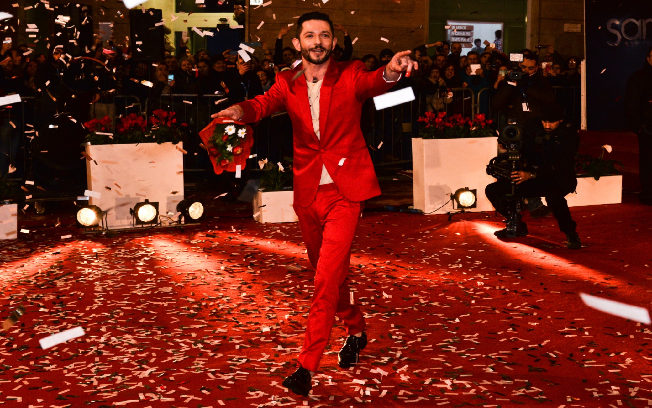 Nesli compie 40 anni: 15 curiosità sul cantante di 'La fine' e 'Andrà ...