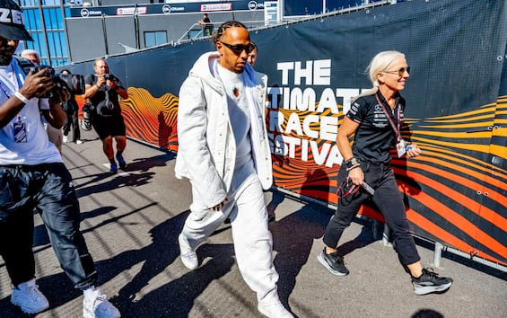 F1, Angela Cullen torna al fianco di Lewis Hamilton in Ferrari | Sky Sport