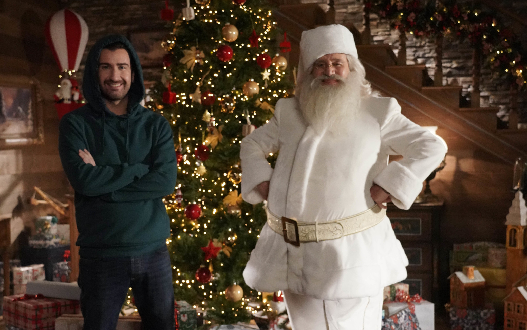 Alessandro Siani compie 50 anni, i suoi film più famosi da attore e ...