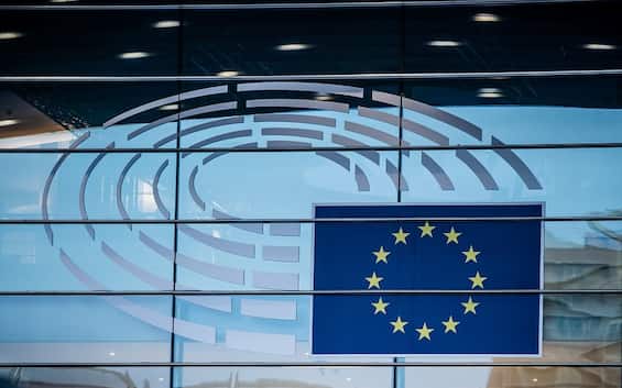 Parlamento europeo: approvata risoluzione su difesa europea, con ReArm ...