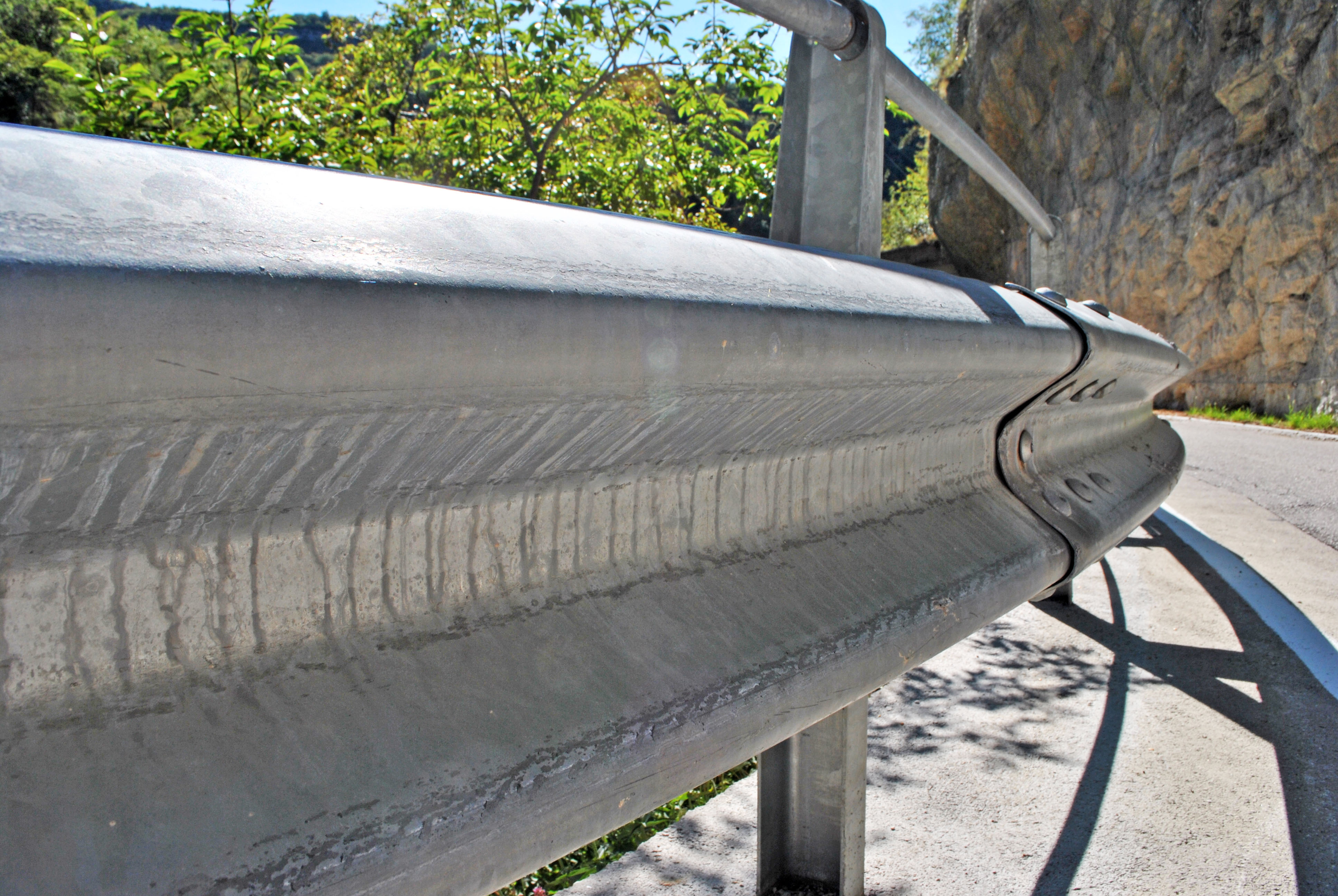 Guardrail, come funzionano: le regole e le diverse tipologie | Sky TG24