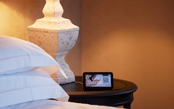 Alexa in hotel, ecco come funziona il nuovo servizio di Amazon | Sky TG24