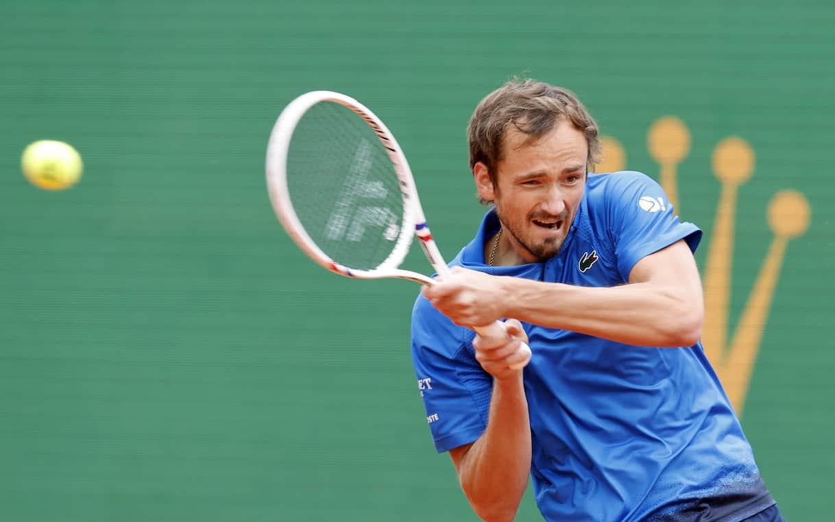 Tennis Atp Montecarlo 2025, i risultati di oggi: Medvedev al 2° turno ...