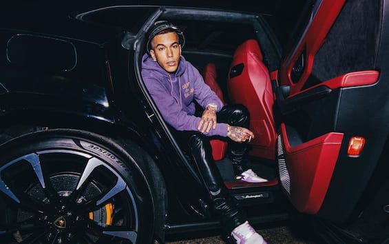 Sfera Ebbasta, il nuovo album è Famoso: tracklist e data di uscita