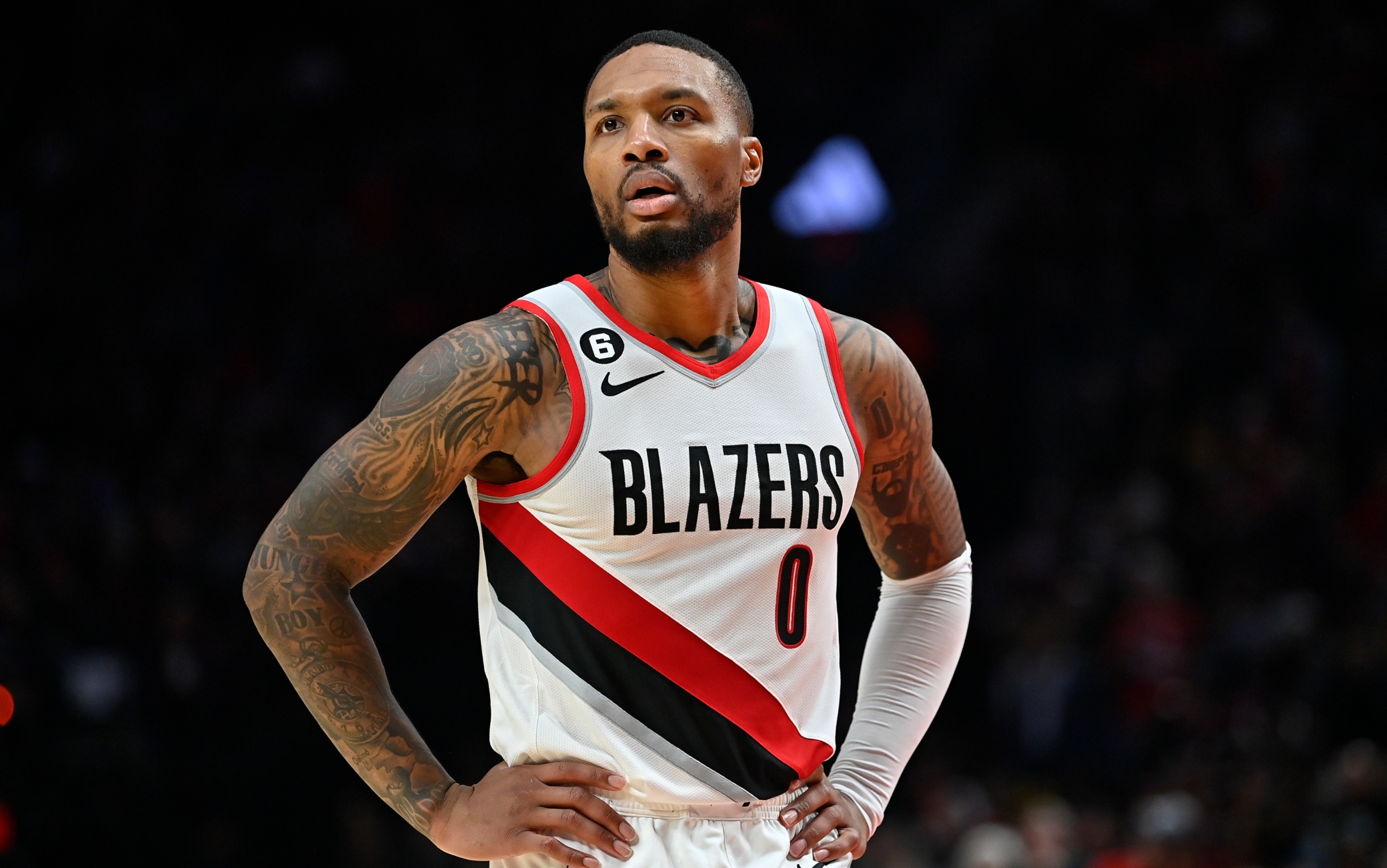 NBA, il primo giorno di Lillard a Milwaukee: bagno di folla, maglia e ...