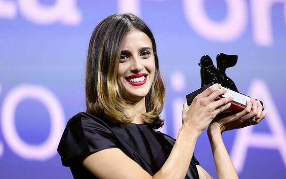 Festival di Venezia, premio Orizzonti a Benedetta Porcaroli | Sky TG24