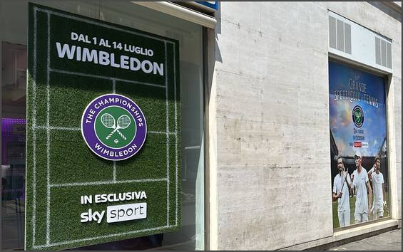 Wimbledon nei negozi Sky: gli allestimenti per il torneo del Grande ...