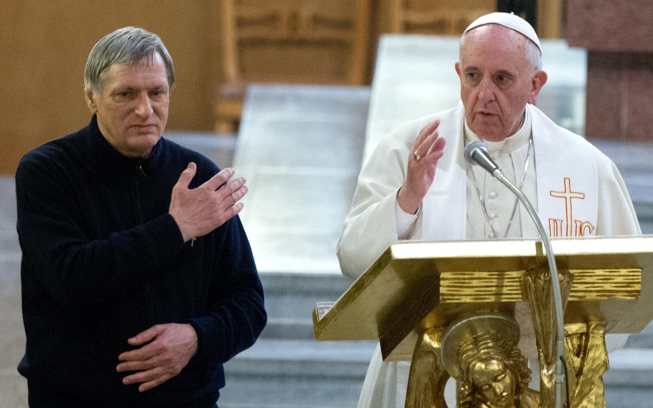 Don Luigi Ciotti compie 80 anni: dall'impegno sociale alla lotta alla ...