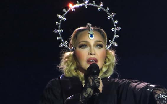 Madonna durante lo show di Los Angeles racconta del coma: 'Ho detto no ...