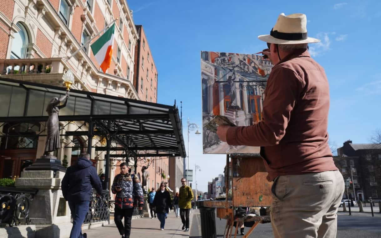 In Irlanda il reddito di base per gli artisti diventa permanente | Sky TG24