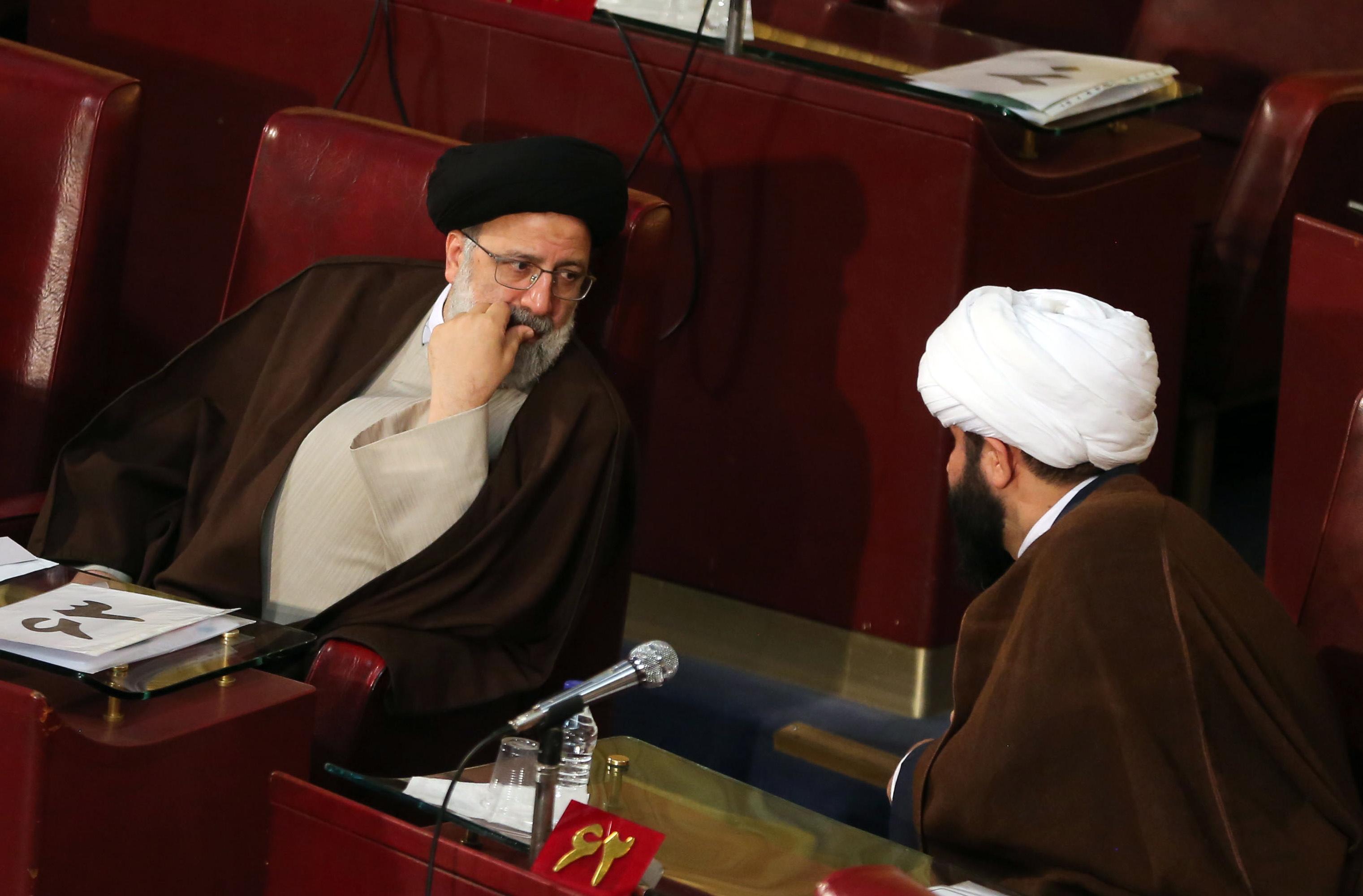 Ebrahim Raisi, chi era il presidente iraniano ultraconservatore | Sky TG24