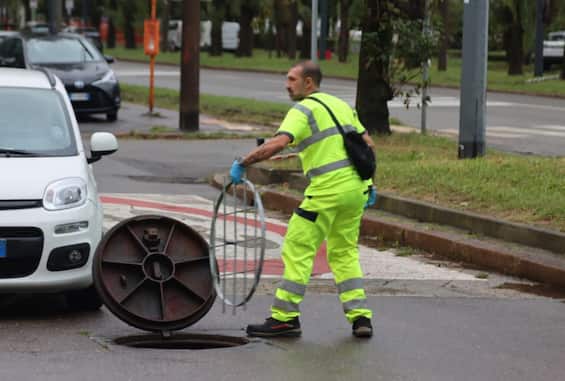 Maltempo a Milano, nubifragio nella notte causa esondazione Seveso ...