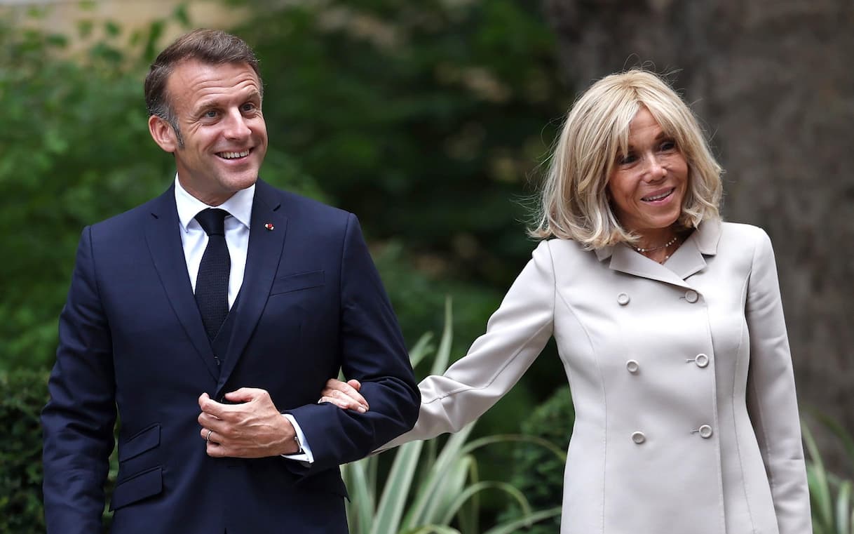 Brigitte Macron, offese online e fake news sulla sua sessualità ...