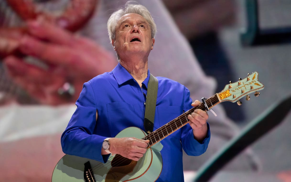 David Byrne, il nuovo singolo scritto con Brian Eno si intitola T Shirt ...