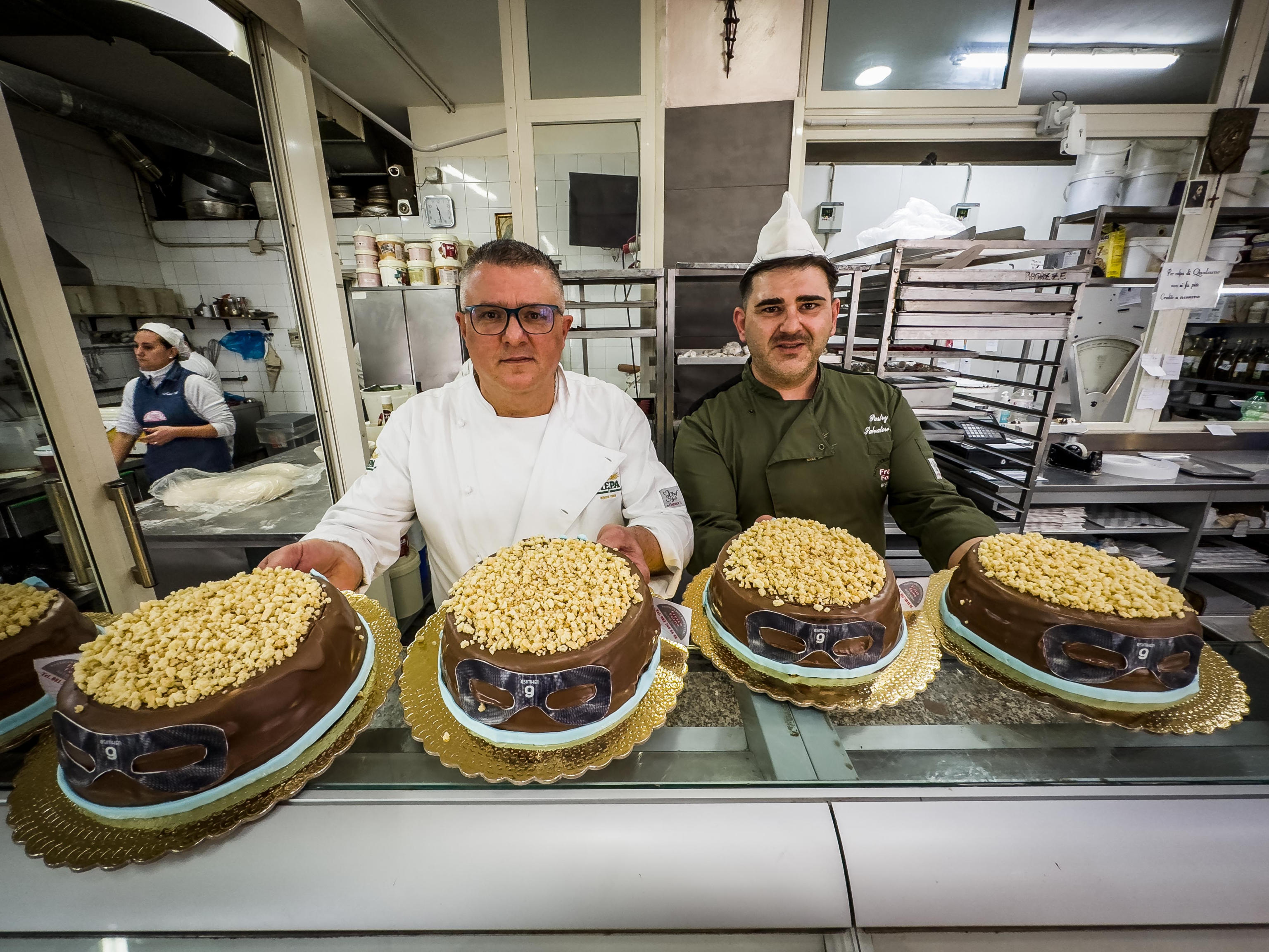Napoli, è virale la torta Osimhen in omaggio al calciatore nigeriano ...