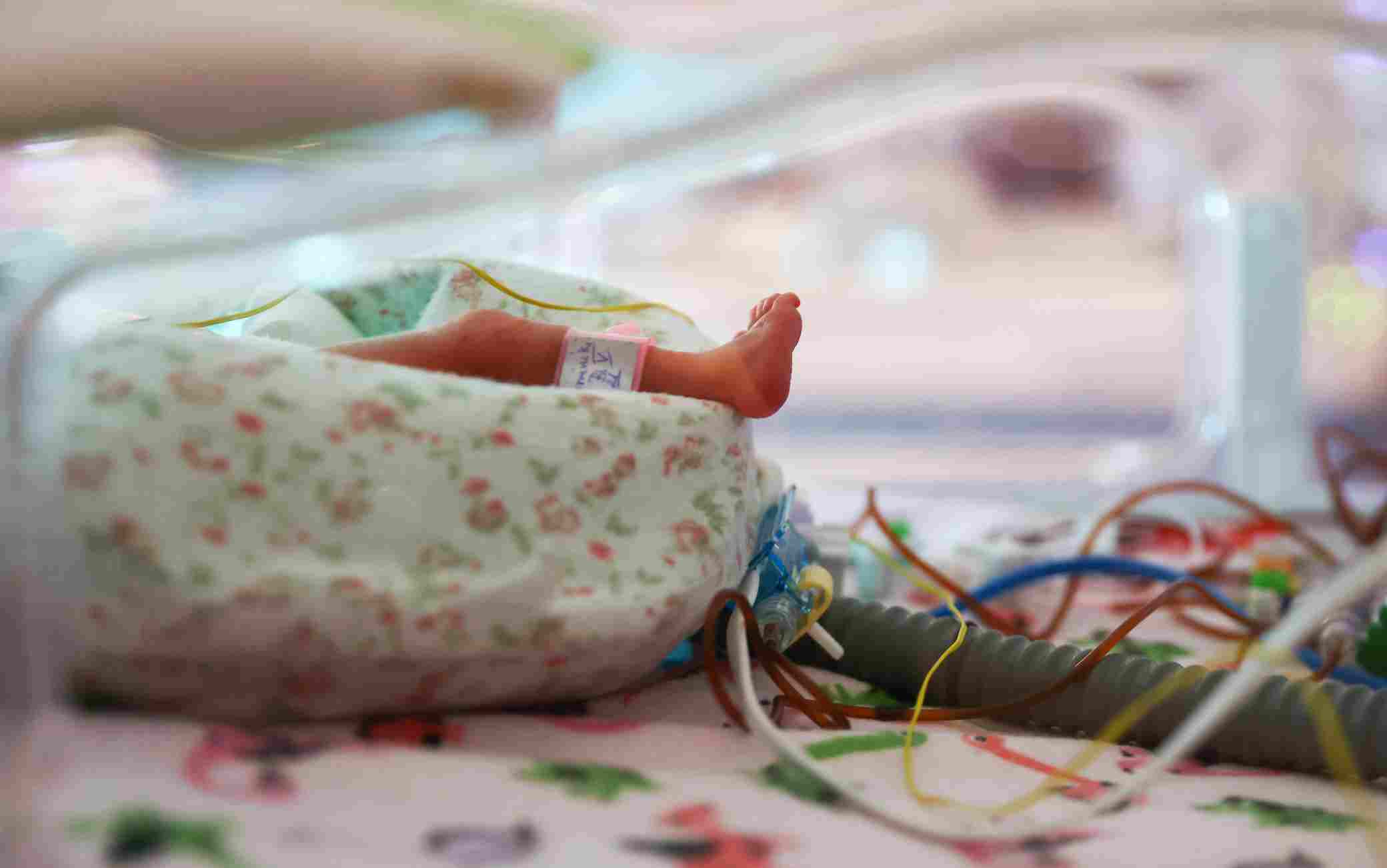 Neonata morta in culla nel Casertano, lunedì prevista l'autopsia | Sky TG24