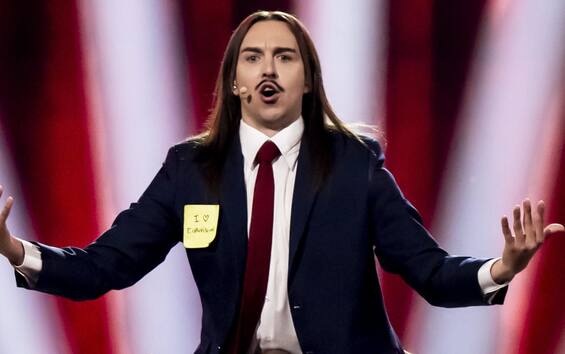 Tommy Cash, esce la nuova canzone intitolata Ok interamente in italiano ...