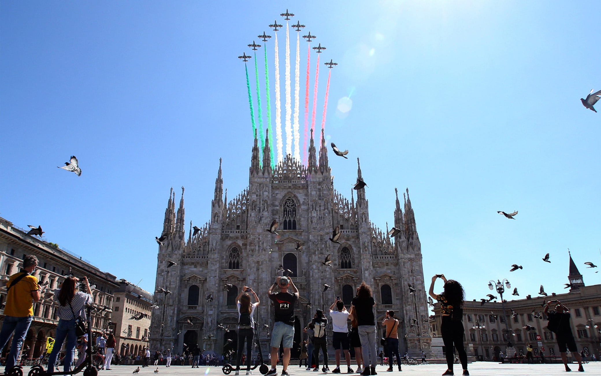 Frecce Tricolori su Milano, Codogno e Torino oggi. Le foto | Sky Sport
