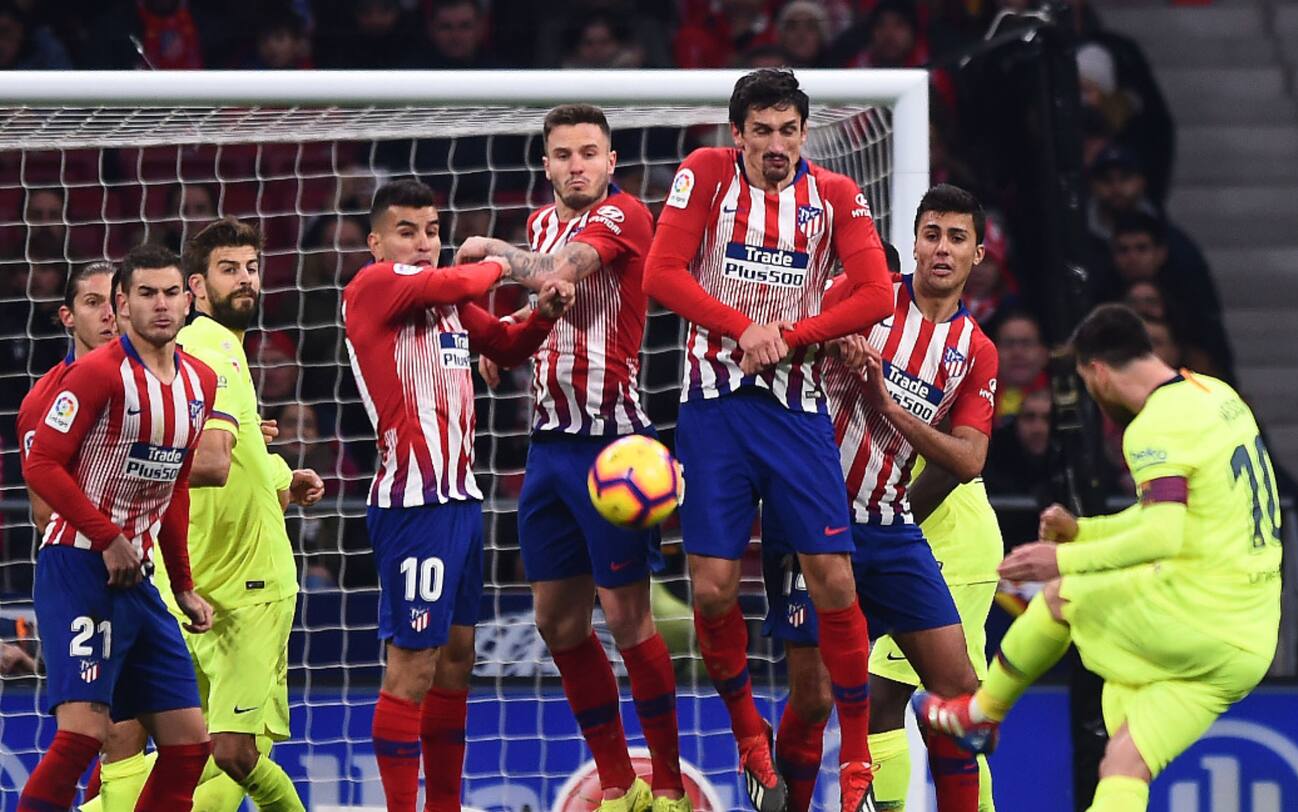 Calci di punizione di Messi, le facce dei giocatori in barriera | Sky Sport