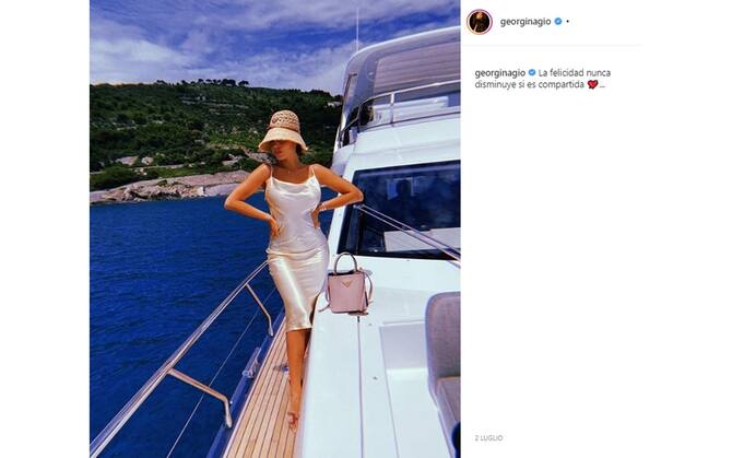 Cristiano Ronaldo e il nuovo Yacht: le vacanze con Georgina Rodriguez ...