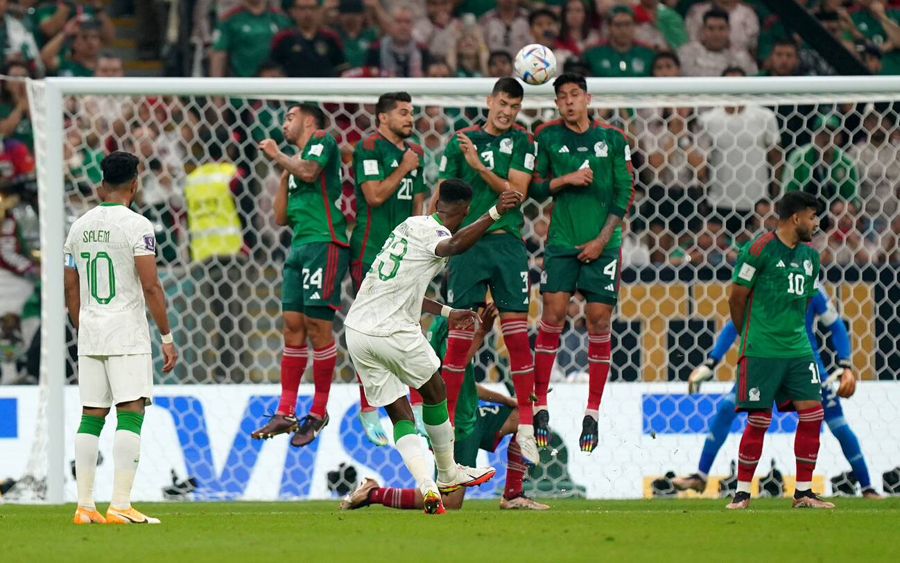 Coccodrillo in barriera: i calciatori più famosi ad averlo fatto | Sky ...