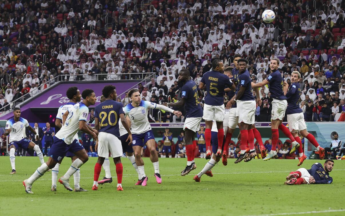 Coccodrillo in barriera: i calciatori più famosi ad averlo fatto | Sky ...