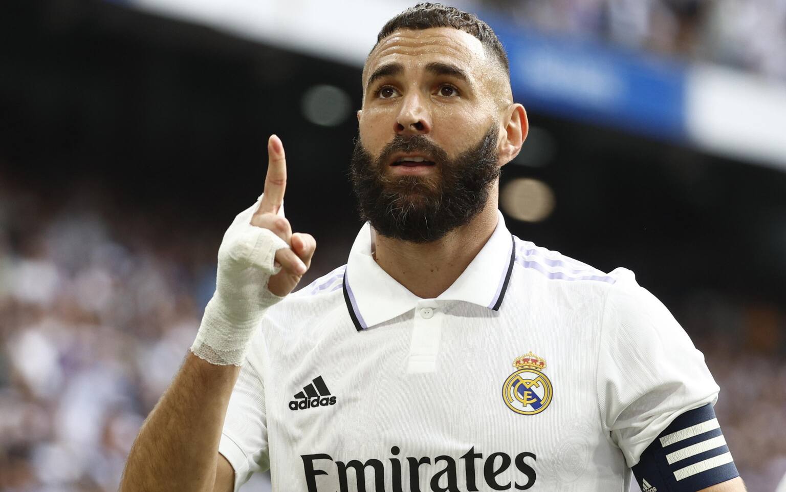 Karim Benzema gioca con la mano fasciata: perché? | Sky Sport