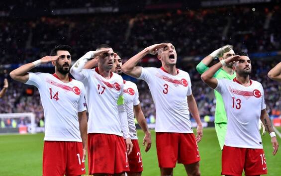 Erdogan: 'Dall'Uefa campagna di linciaggio sulla nazionale turca' l Sky ...