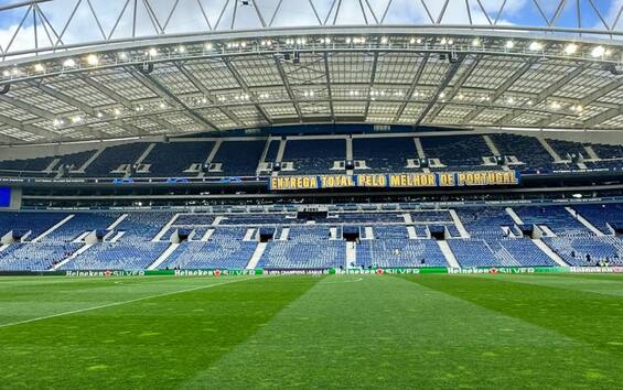 Coreografia, striscioni e funghi: il Do Dragao si prepara alla sfida ...