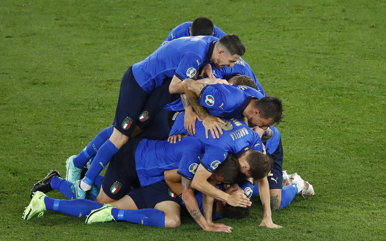 Italia vince gli Europei: tutte le esultanze dopo i gol | Sky Sport