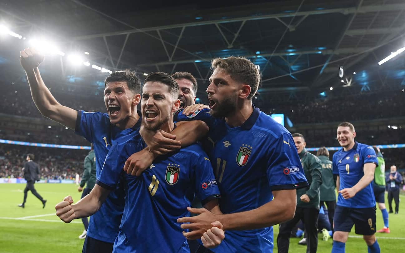 Italia vince gli Europei: tutte le esultanze dopo i gol | Sky Sport