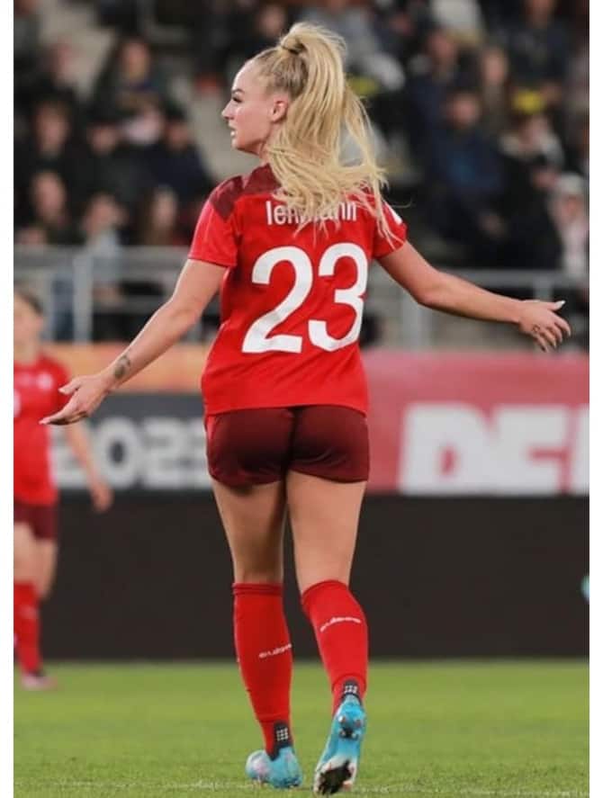 Alisha Lehmann, su Instagram la calciatrice ha superato Federer in ...