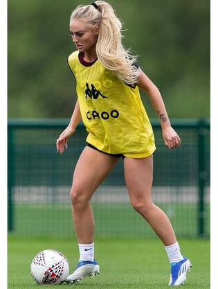 Alisha Lehmann, su Instagram la calciatrice ha superato Federer in ...
